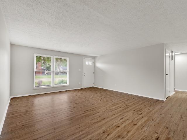 5714 W 41st Pl, Indianapolis, IN 46254 | MLS #22098