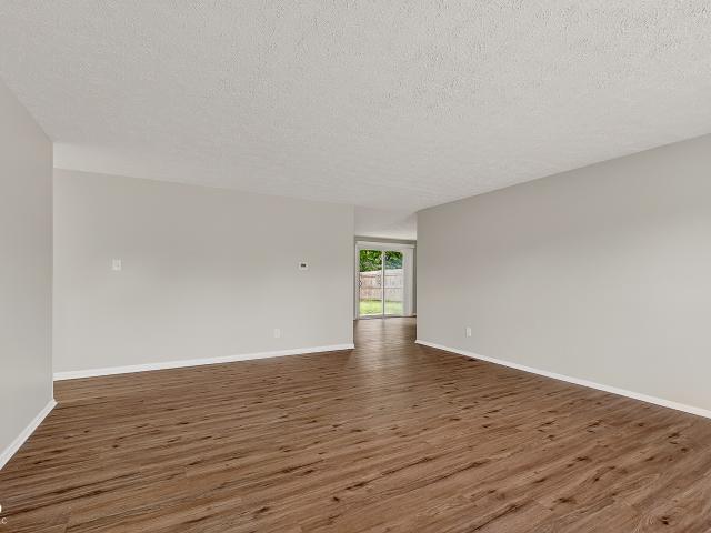 5714 W 41st Place