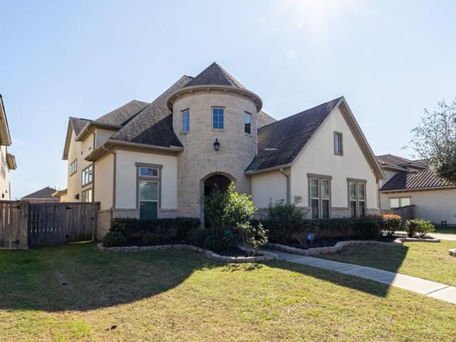 5715 Mogo Creek Ln, Sugar Land, TX 77479