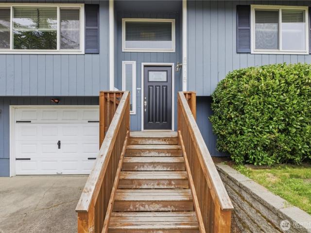 5715 N 46th