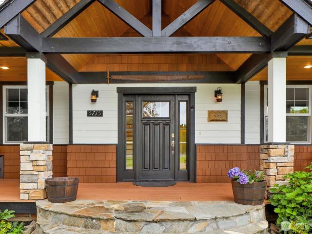 5715 Applegrove Lane