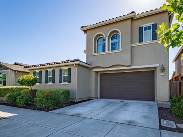 5715 Knight Rd, Rohnert Park, CA 94928