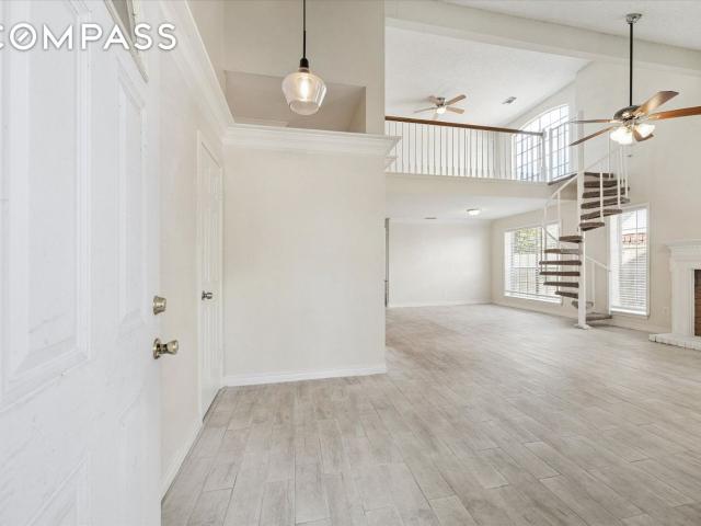 5715 S Magazine Cir, Houston, TX