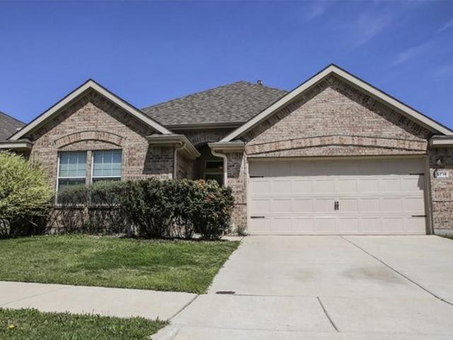 5716 Balmorhea Dr, Denton, TX 76226