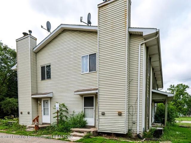 5716 Hughes Rd, Lansing, MI 48911