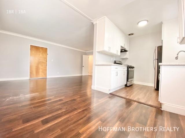 5722 La Mirada Ave Los Angeles, CA 90038