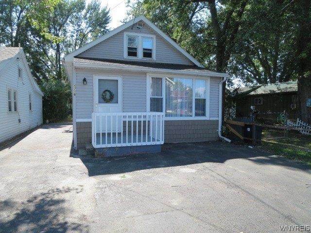 5716 Lakeview Ter, Lakeview, NY 14085