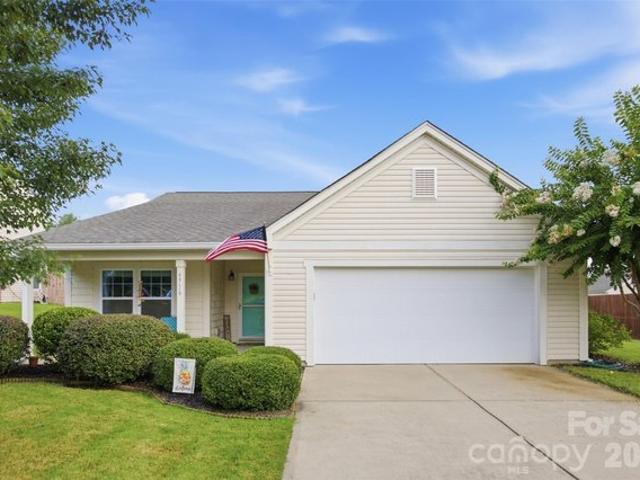 5716 Piney Pointe Dr, Concord, NC 28025