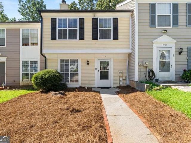 5716 Wells Cir, Stone Mountain, GA 30087