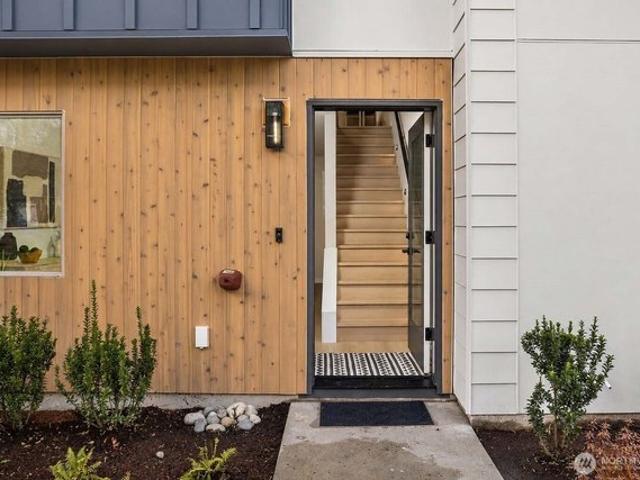 5716 14th Ave NW, Seattle, WA 98107