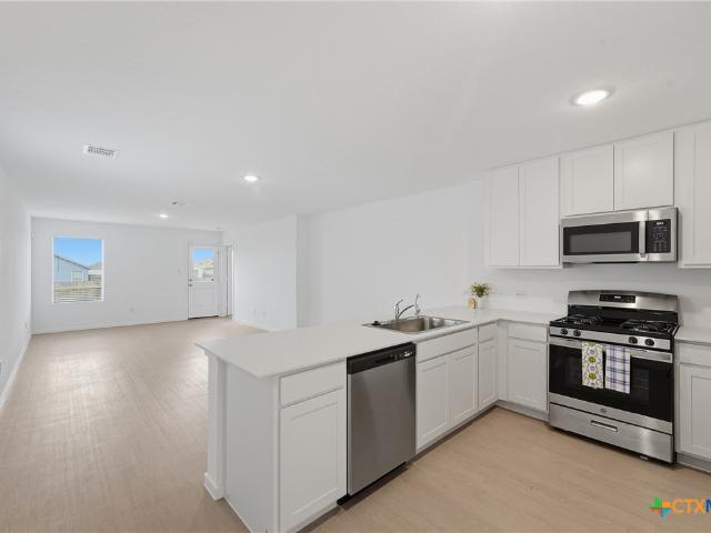 5717 Mangas Circle