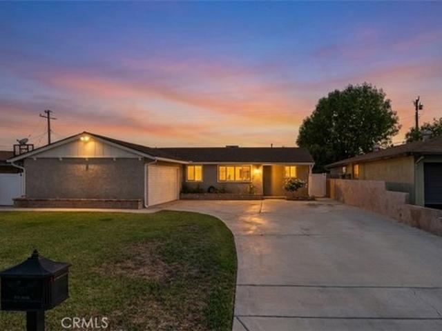 5717 N Hanlin Ave, Azusa, CA 91702