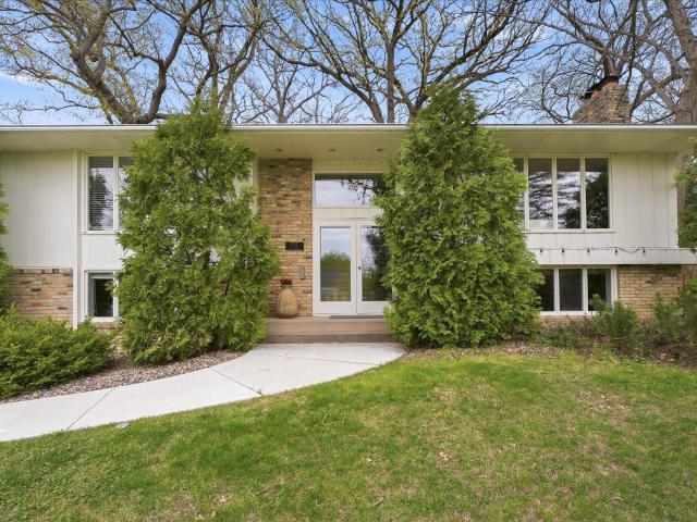 5717 View Lane