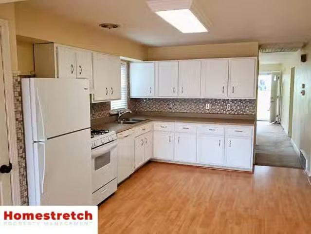 57183076 1628 Saint Catherine St