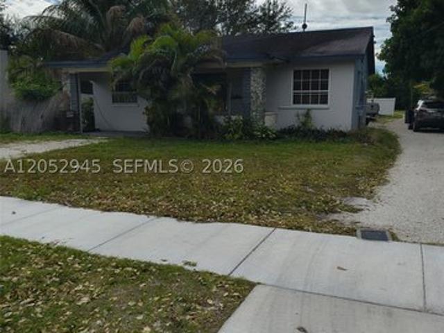 5718 McKinley St, Hollywood, FL 33021
