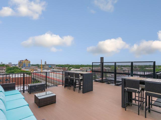 5718 N Winthrop Ave, Unit 801, Chicago, IL 60660 | Compass
