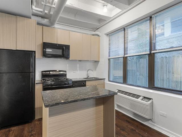 5718 N Winthrop Avenue 2 Bedroom Apartment for Rent at 5718 N Winthrop Ave, Chicago, IL 60660 Edgewater