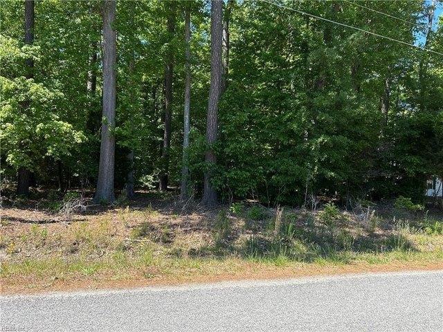 5718 Hillside Dr, Gloucester, VA 23061