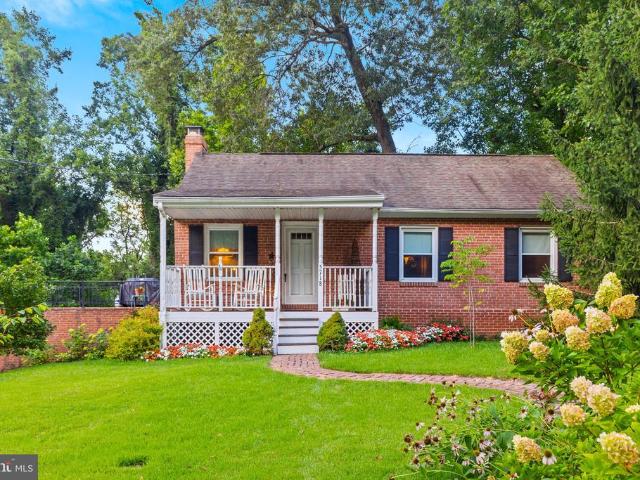 5718 Leaf Lane