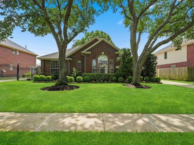 5718 Pebble Bank Ln, Houston, TX 77041
