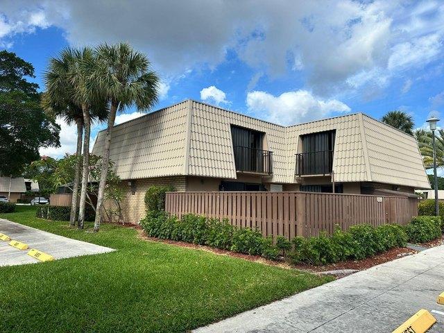 5718 57th Way, West Palm Beach, FL 33409