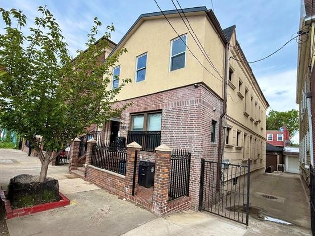 5718 79th Ave, Glendale, NY 11385