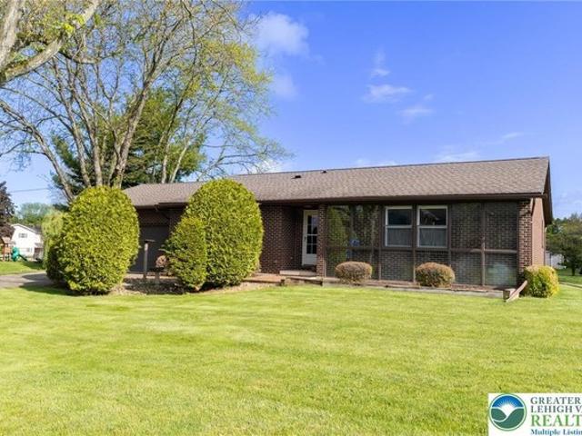 5719 Grouse Dr, Bethlehem, PA 18017