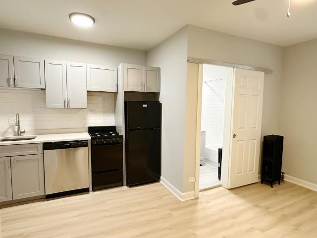 5710 N Winthrop Ave, Unit 107, Chicago, IL 60660 | Compass
