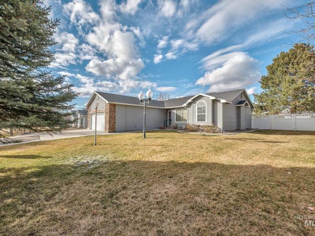 5710 Howard Ln