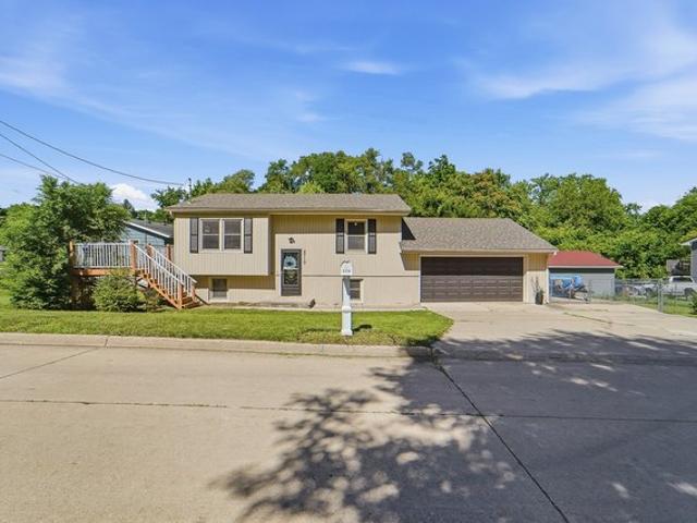 5710 SW 4th St, Des Moines, IA 50315