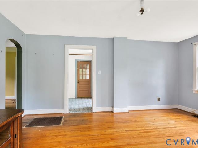 5711 Middle Road