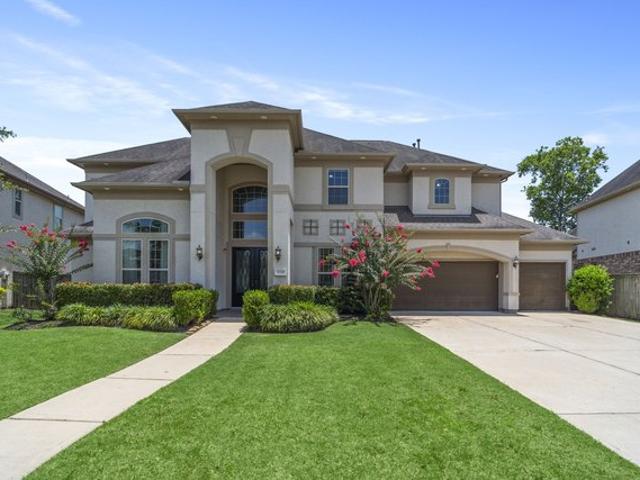 5711 Clouds Creek Ln, Sugar Land, TX 77479