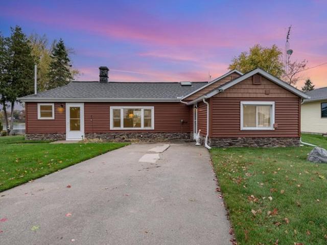 5711 Lakeview Dr, Hale, MI 48739