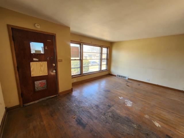 5711 S Mayfield Ave, Chicago, IL 60638 | MLS #12653