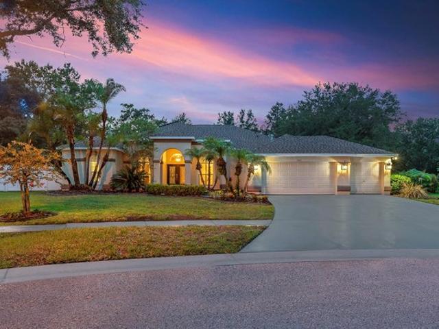 5711 Tanagerside Rd, Lithia, FL 33547