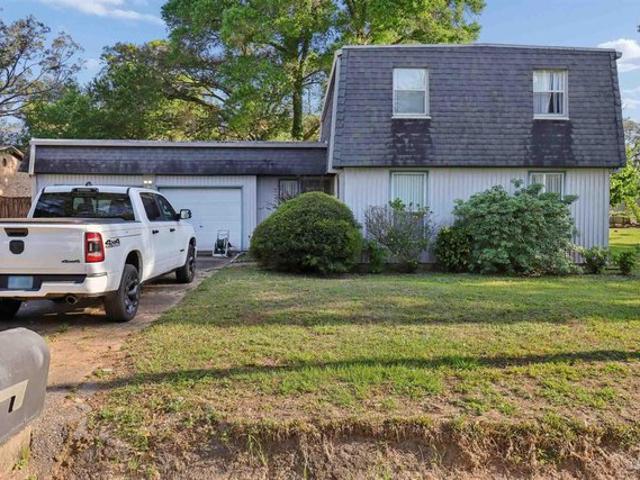 5711 Tonawanda Dr, Pensacola, FL 32506