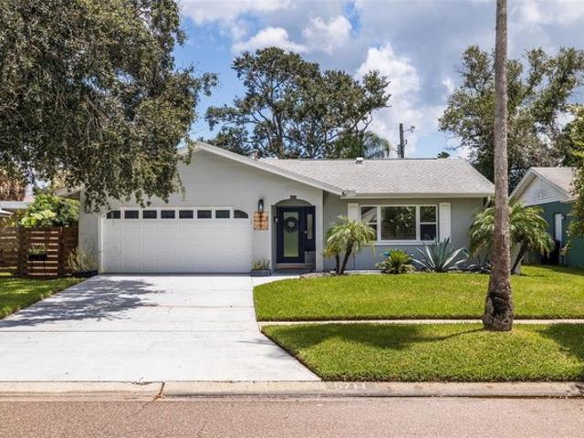 5711 Venetian Blvd NE, Saint Petersburg, FL 33703