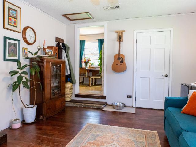 5711 Woodridge Lane