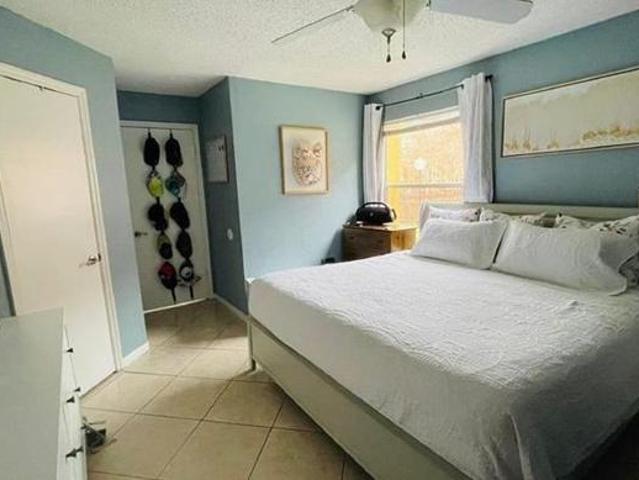5713 Gatlin Ave #217, Orlando, FL 32822