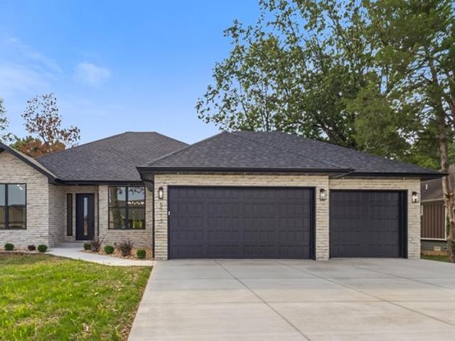 5713 S Cloverdale Ln, Battlefield, MO 65619