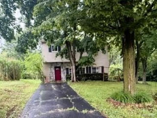 571 Cristy Ave, Waterford Township, MI 48328