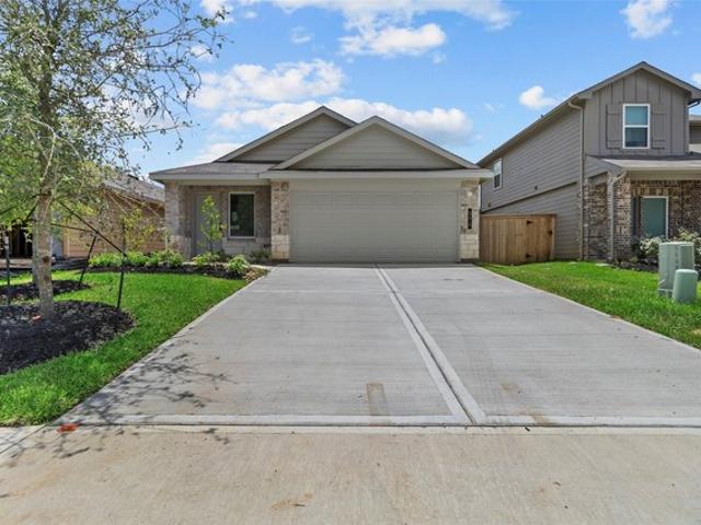 571 Belle Springs Ln, Conroe, TX 77301