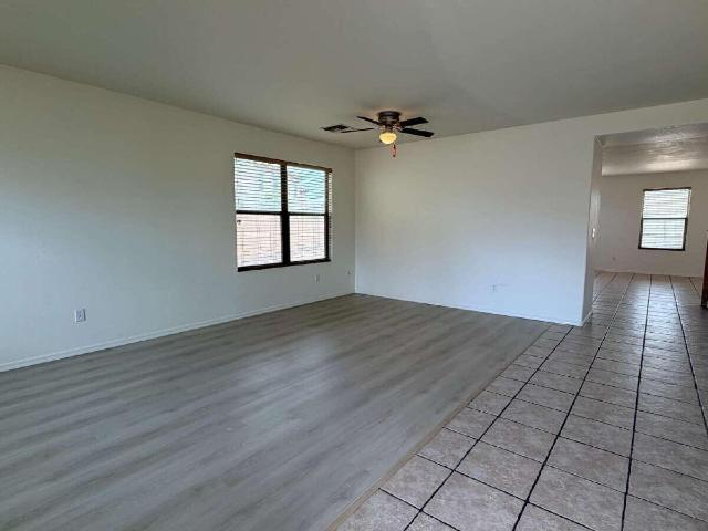 571 e reflection place