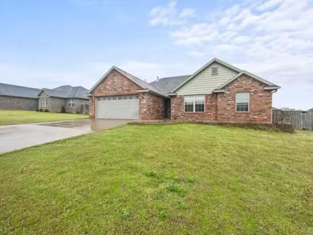 571 KESWICK DR, CENTERTON, AR 72719 Single Family Residence Fo.