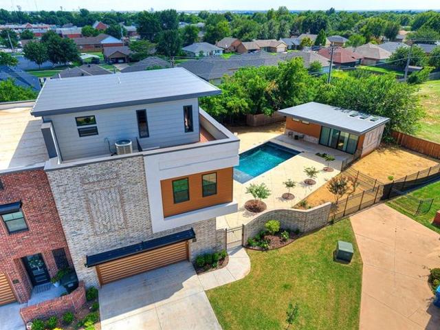 571 S Fretz Ave, Edmond, OK 73003