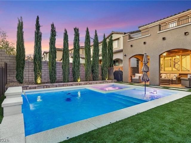 571 Signal Peak St, Las Vegas, NV 89138