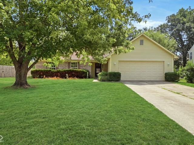 571 Port Dr, Avon, IN 46123