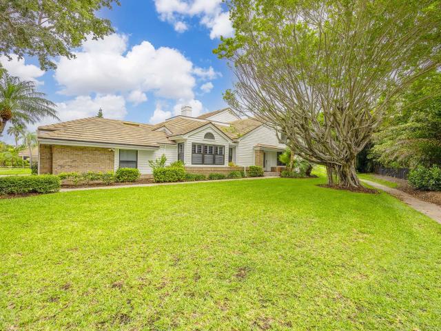 571 Park Shore Drive, G6, Naples, US, FL