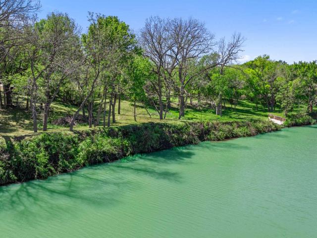 571 Ranch Road 1