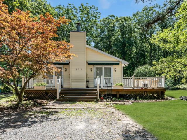 571 Whitecomb Avenue